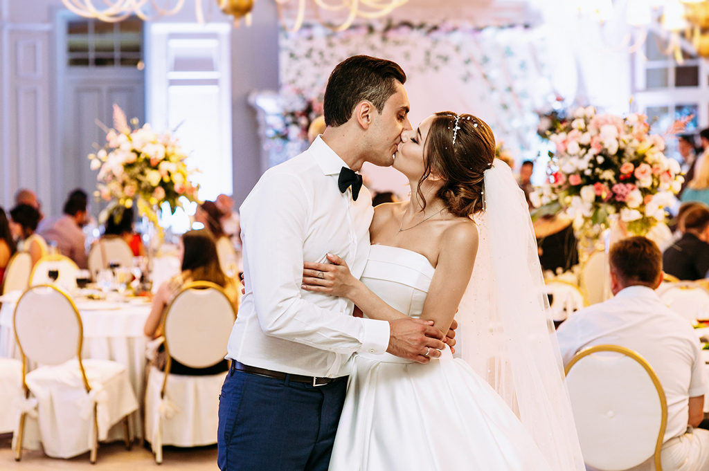 Must-Haves that Will Make Your Las Vegas Wedding Reception ...